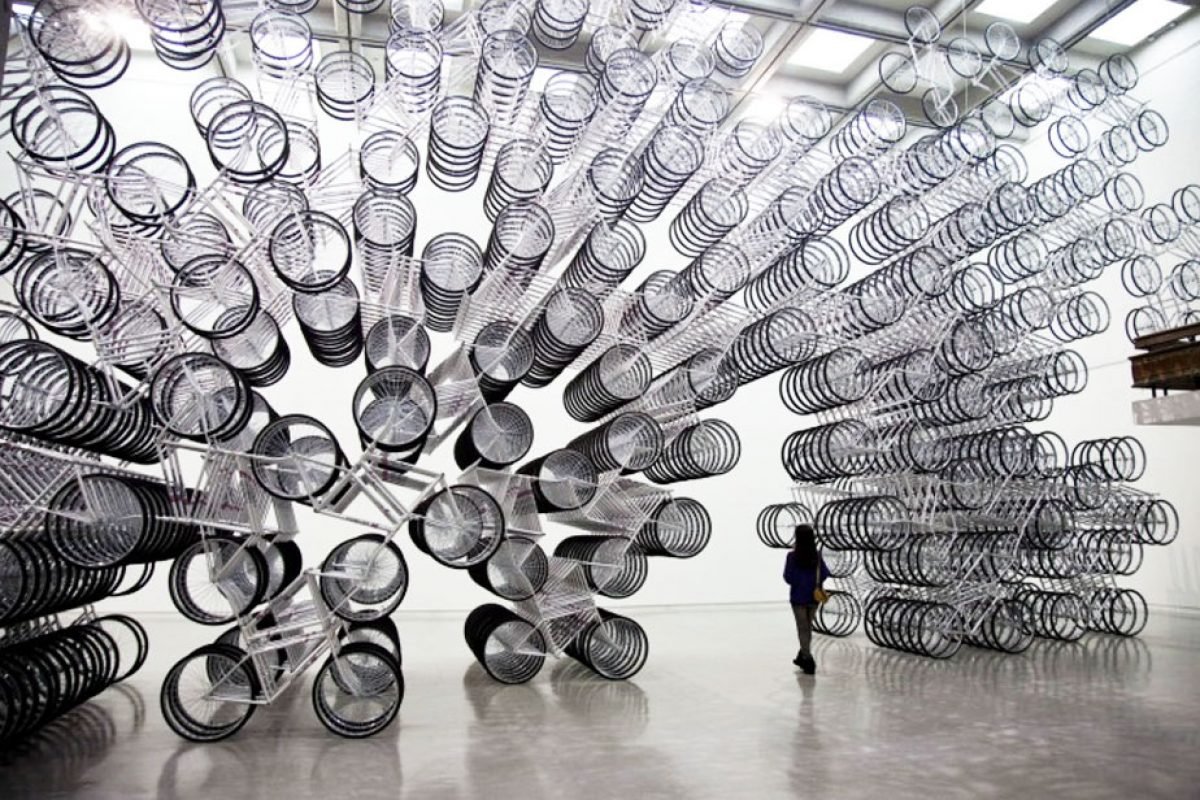 Top Iconic Public Art Installations - demetriossculpture.com